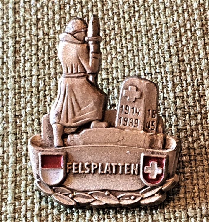 L218 - Pin Militär Schweizer Armee 1914 1939 Felsplatten (Gebraucht) in Reinach BL für CHF 4 ...