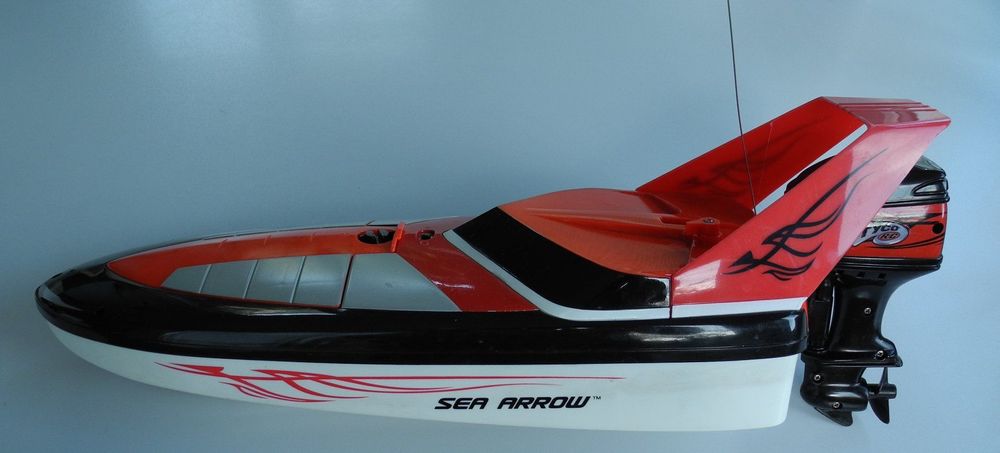 Boot mit Fernsteuerung (Gebraucht) in für CHF 13 – mit Lieferung auf ...