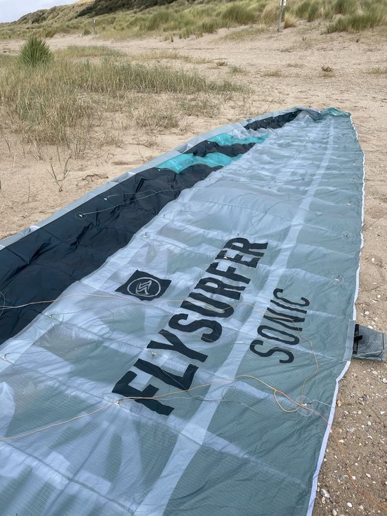 Flysurfer Sonic 4, 2023 in 10m inkl. Bar (Gebraucht) in Bern für CHF 1750 – mit Lieferung auf ...