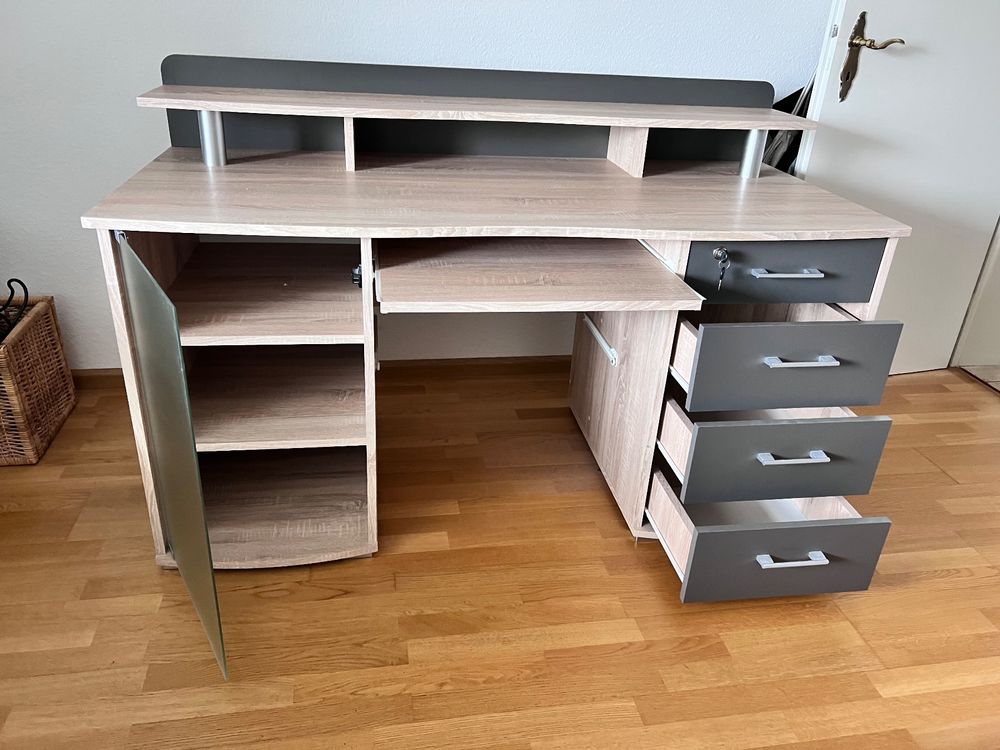 Large Office/Computer Desk with Storage | Kaufen auf Ricardo