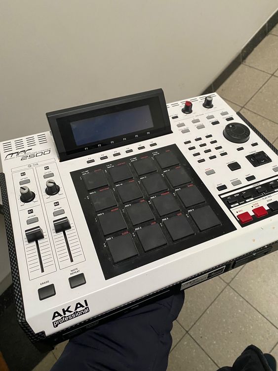 Akai MPC 2500 extended Edition Drum Machine, sampler | Kaufen auf Ricardo