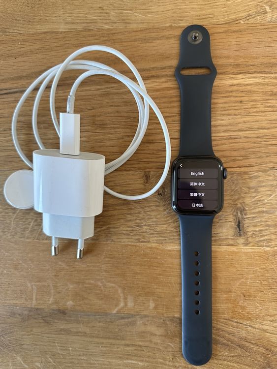 Apple Watch SE GPS (2020) 40mm (Gebraucht) in Wil SG für CHF 99.95 – mit Lieferung auf Ricardo ...