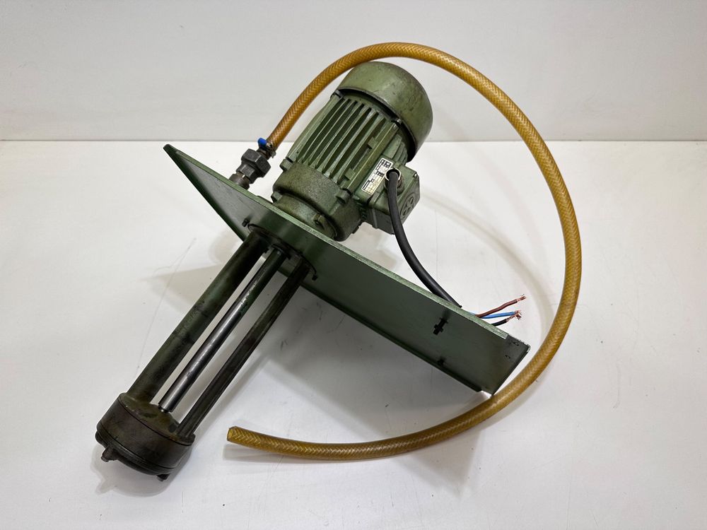 Kühlmittelpumpe für Kühlmittelbecken Kühlwasserpumpe (Gebraucht) in Boswil für CHF 1 – nur ...