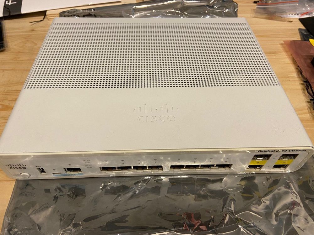 Cisco 2960CG-8TC-L (Gebraucht) in Uhwiesen für CHF 55 – mit Lieferung ...