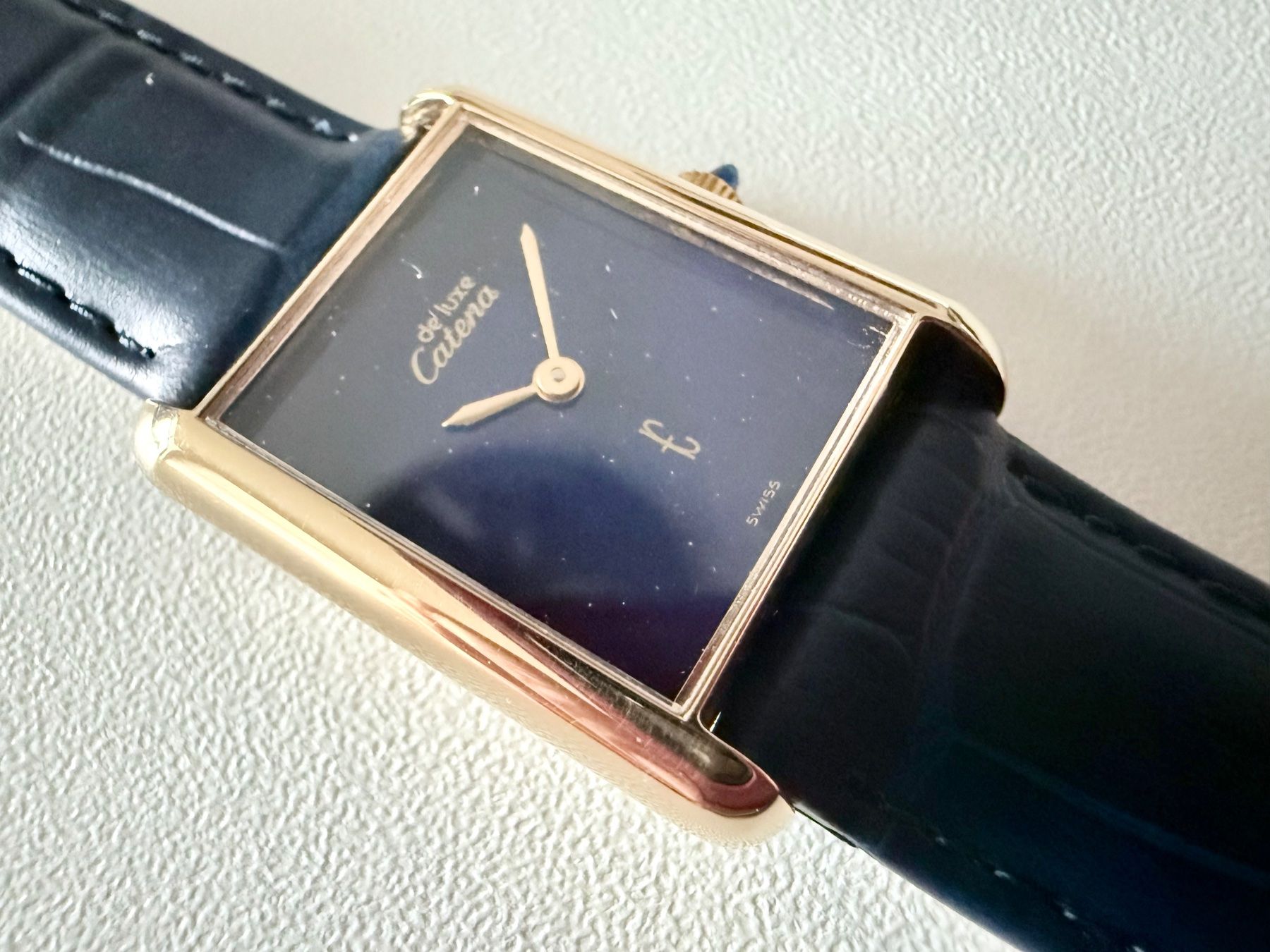 CATENA "Tank" type, MEDIUM, Plaqué or, Cadran bleu étoilé (Neu und ...