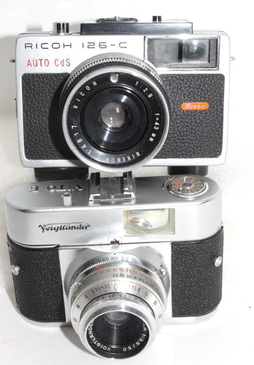 2 Kameras (RICOH und VOIGTLÄNDER) // ab 20.- !!! | Kaufen auf Ricardo