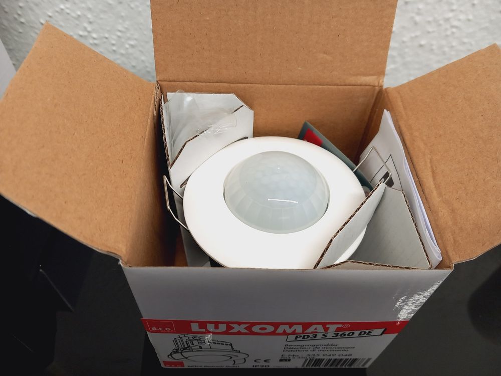 Luxomat PD3 S 360 DE/W Bewegungsmelder 10A, weiss NEU! TOP! (Neu und originalverpackt) in Aesch ...