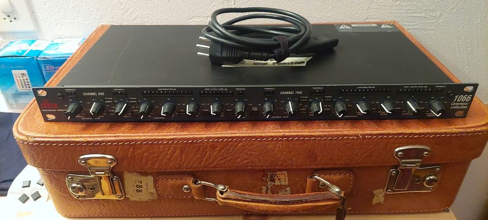 dbx 1066 Stereo Compressor/ Limiter /Gate (D'occasion) à Courtepin pour ...