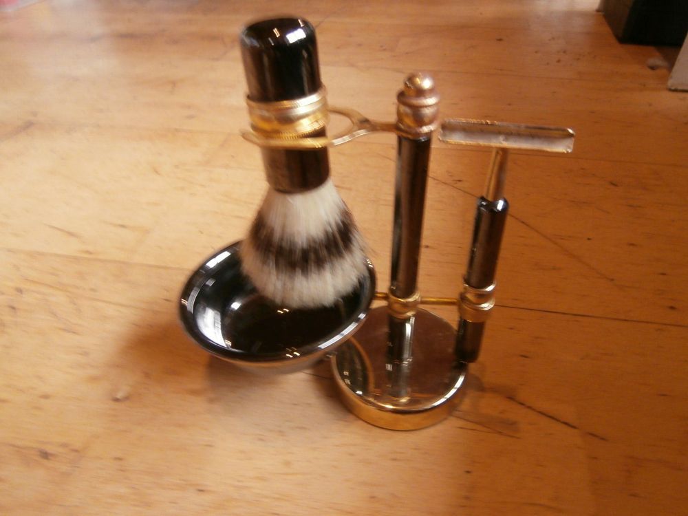 Rasierset 1Dachshaar Pinsel, 1Rasierer Goldfarben, Schwarz (Gebraucht ...