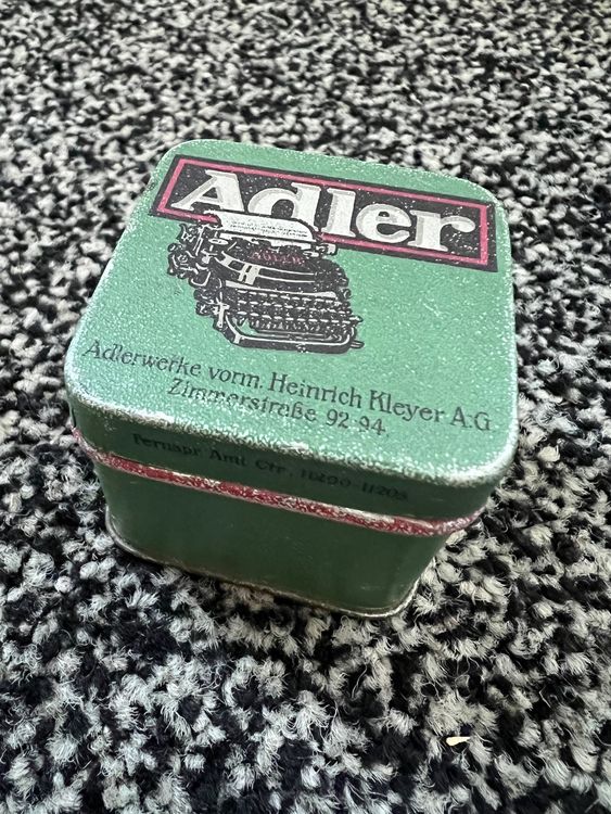 Kleine antike Blechdose ADLER Schreibmaschine | Kaufen auf Ricardo