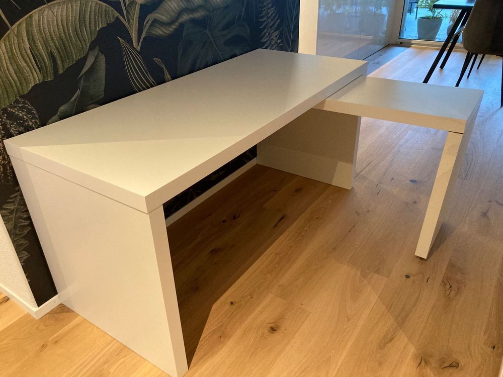 Elegantes Schreibtisch Mit Ausziehplatte Bild