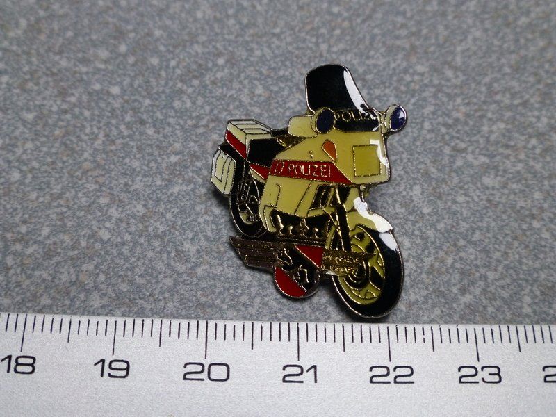 PIN PINS POLIZEI POLICE (Gebraucht) in Gränichen für CHF 3 – mit ...