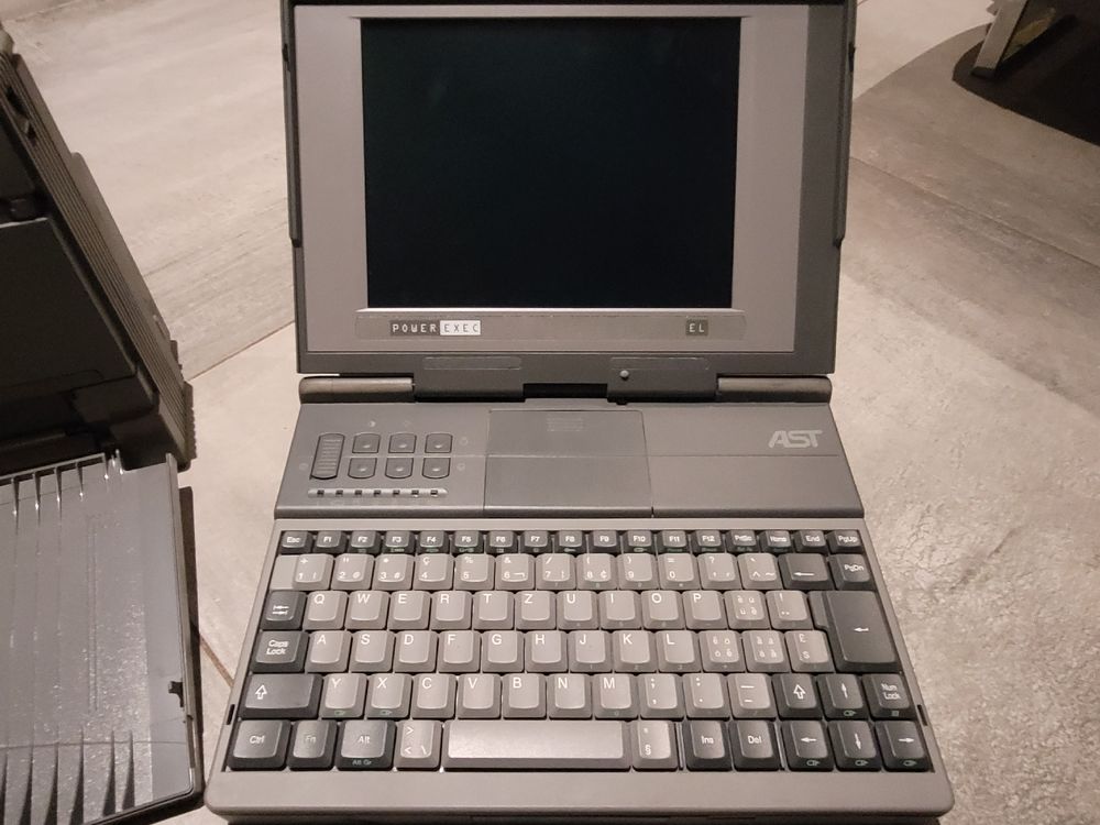 Ancien ordinateur portable vintage AST avec imprimante (Gebraucht) in ...