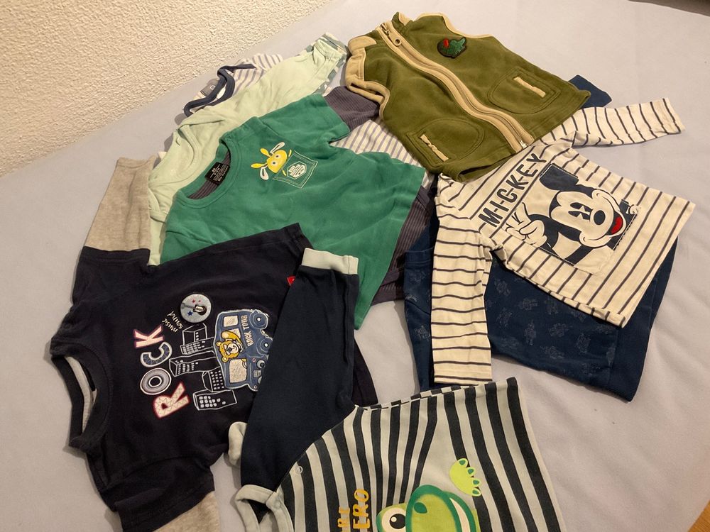 Herzige Jungen Kleider Grösse 80 (Gebraucht) in Dinhard für CHF 14 – mit Lieferung auf Ricardo ...