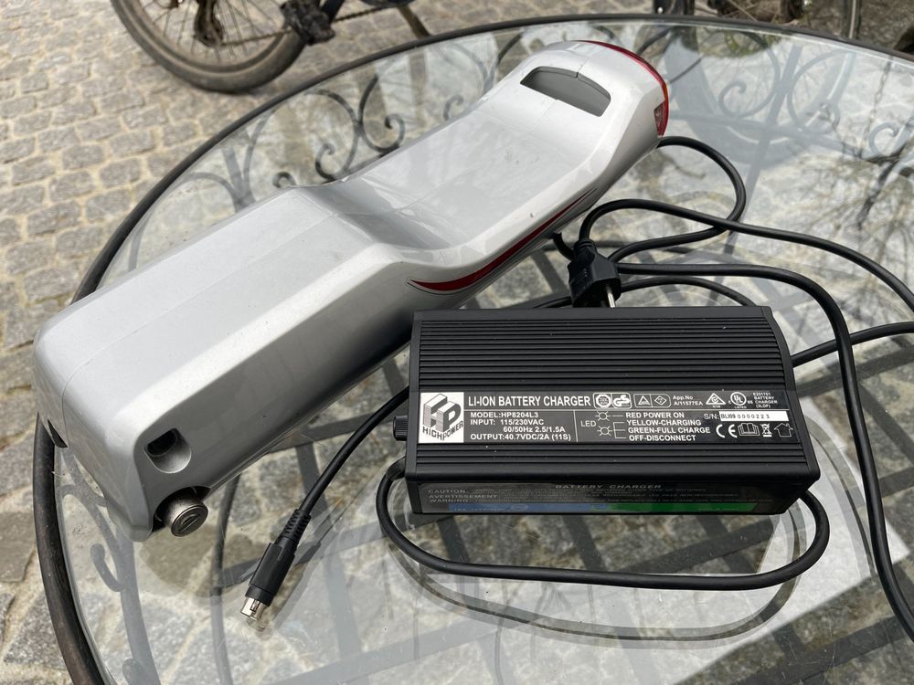 Ladegerät für Bionx 40.7Volt 11S Akkus -mit Garantie (Gebraucht) in ...