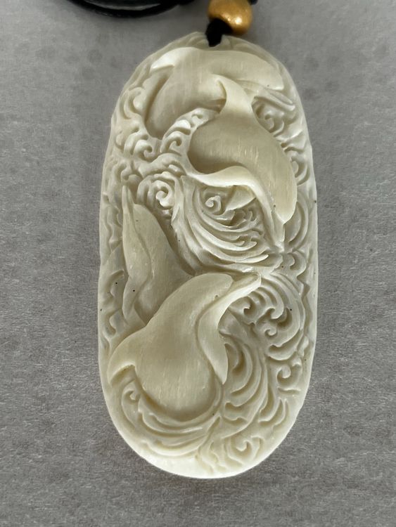 Hand Carved Bone Necklace Dolphin Stammeskunst aus Knochen (Neu (gemäss ...