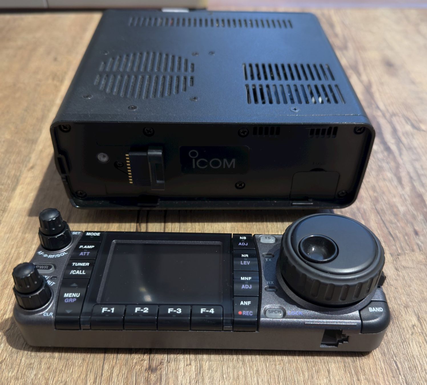 Icom IC-7000 HF+6m/VHF/UHF mit LDG IT-100 Antennentuner (Gebraucht) in ...
