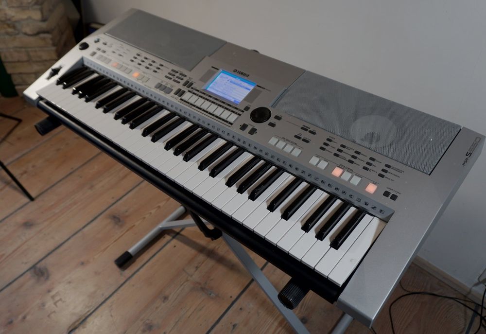 Keyboard Yamaha PSR S550 (Gebraucht) in zürich für CHF 170 – nur ...