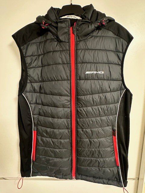 Mercedes AMG Weste (Gebraucht) in Gachnang für CHF 41 – mit Lieferung ...