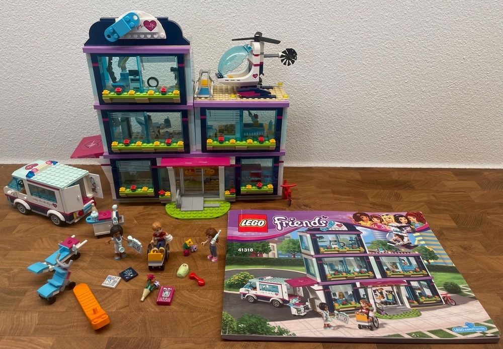 Lego Friends grosses Spital Nr. 41318 mit Anleitung (Gebraucht) in ...