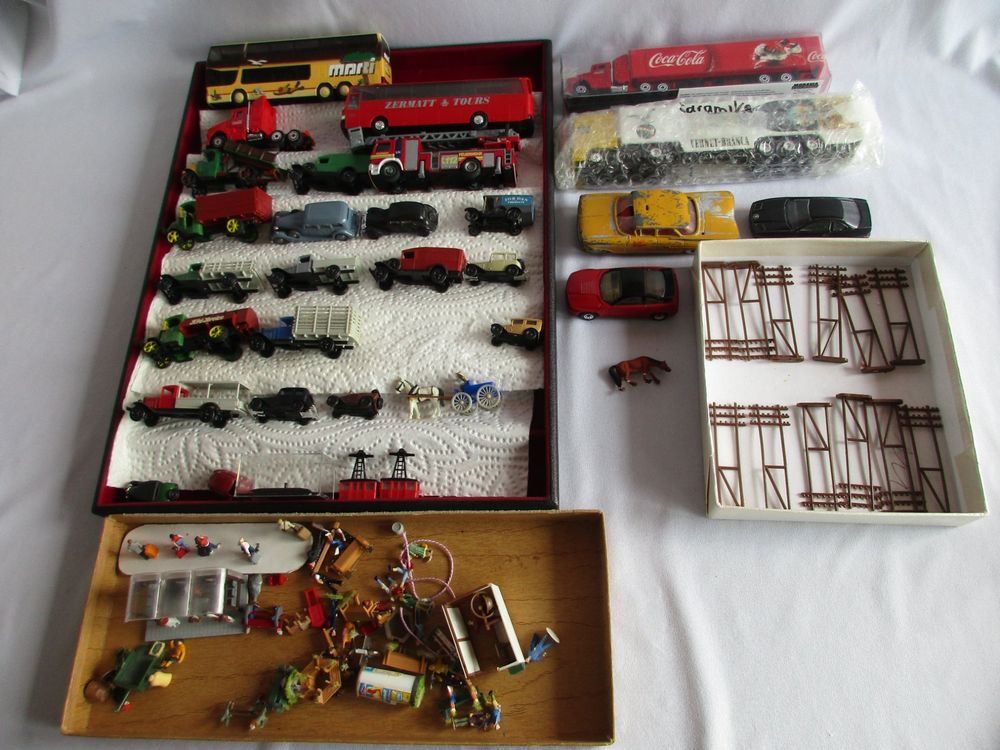HO/WS Anlagebaumaterial, ca. 27 Autos und Figuren (965) (Gebraucht) in ...