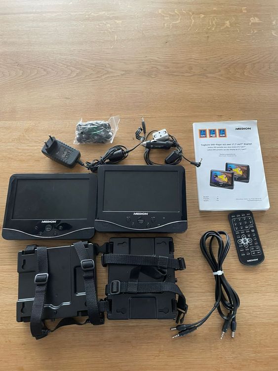 Medion Tragbarer DVD Player mit zwei Displays (Gebraucht) in Widnau für ...