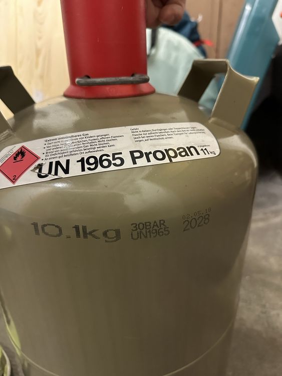 Propan Gas Flasche befüllt (Gebraucht) in Biel/Bienne für CHF 34 – nur ...