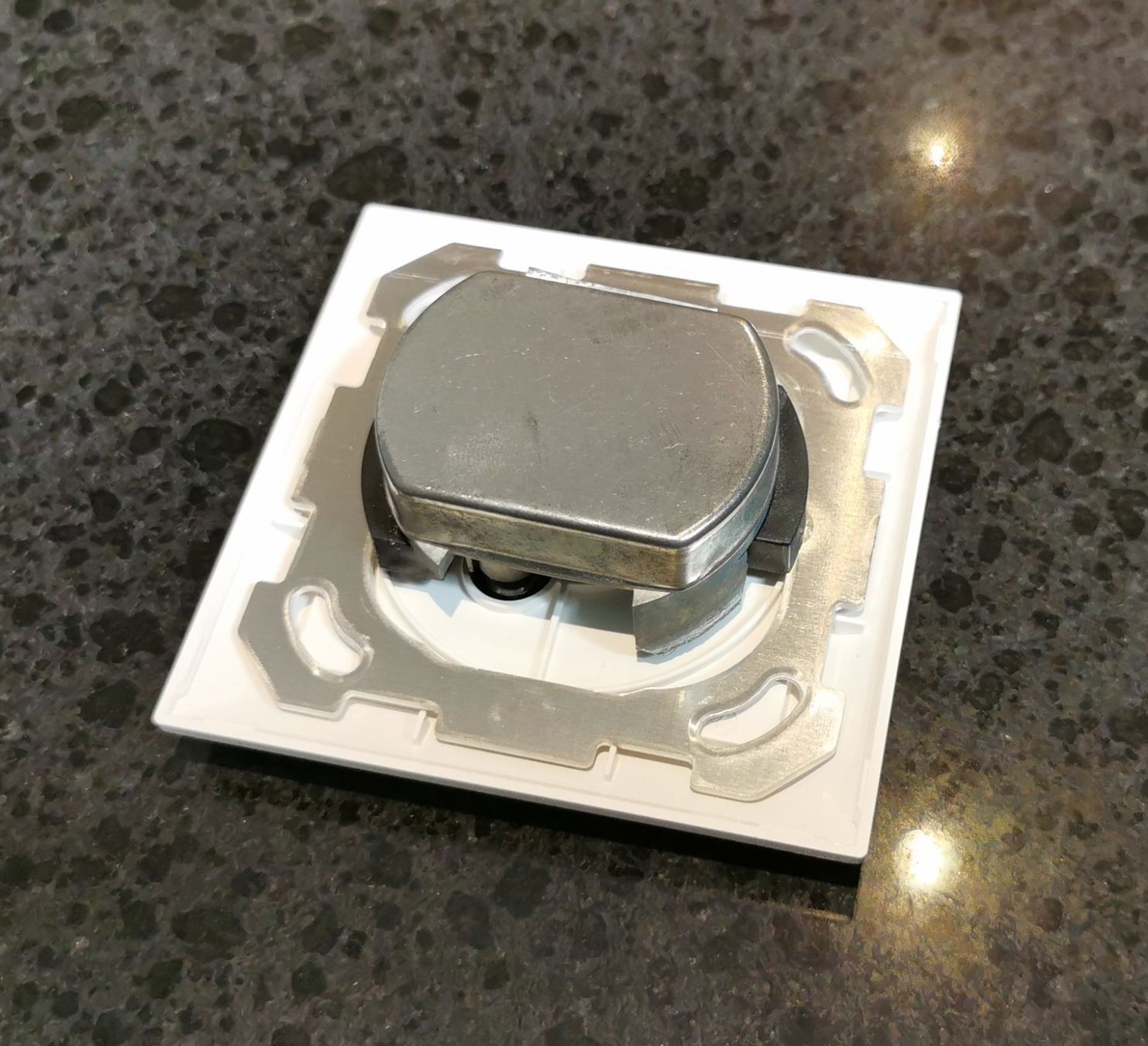 Cable-TV / Radio / Internet Dose Feller EdizioDue, UP (Gebraucht) in ...