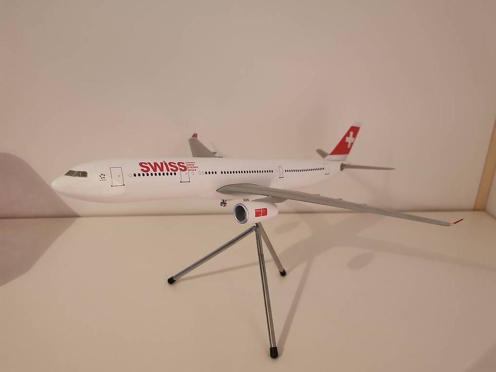 Airbus SWISS A330 / Grosses Modell, ca 55x52x30cm (Gebraucht) in ...