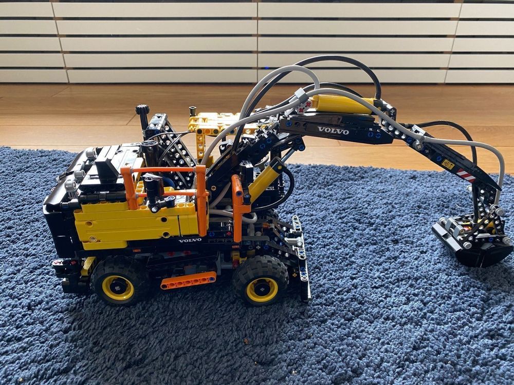 LEGO Technic 42053 Volvo - EW160E +Motor | Kaufen auf Ricardo