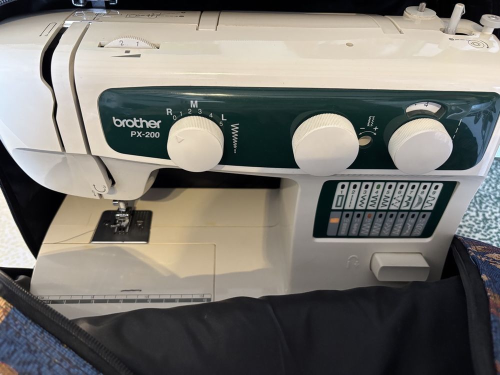 Machine à coudre Brother PX-200 - Parfaite pour débuter! (D'occasion) à ...