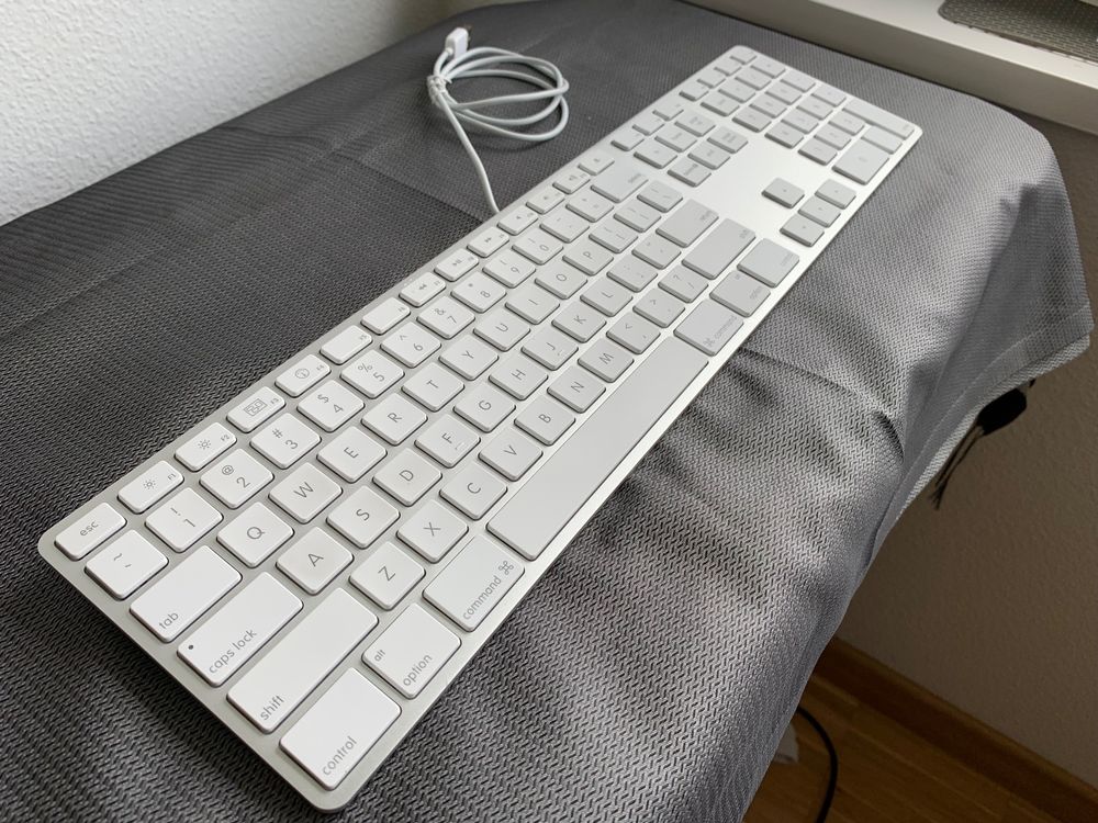 Apple Aluminum Wired Keyboard MB110LL/A US ANSI Tastatur | Kaufen auf ...