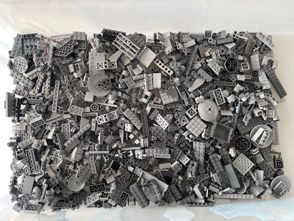 1 Kg Lego Gris (1) (Gebraucht) in Lausanne für CHF 25 – mit Lieferung ...