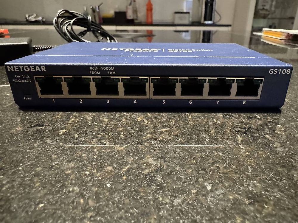 8 Port Switch Netgear (Gebraucht) in Mörschwil für CHF 12 – nur ...