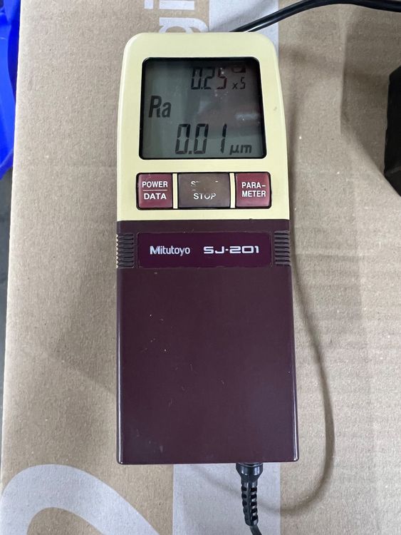 Mitutoyo Oberflächen-Rauheitsprüfgerät SJ-201P (Gebraucht) in Zuchwil ...