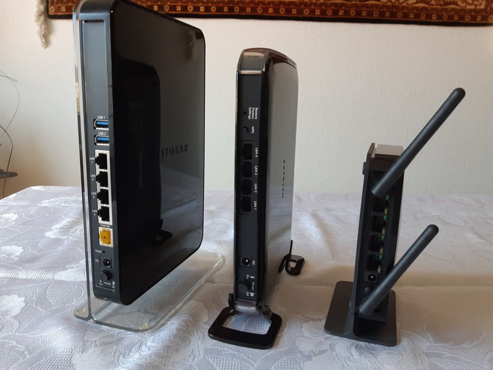 NETGEAR WiFi Set (Router, Range Extender, 4-Port Adapter) (Gebraucht ...