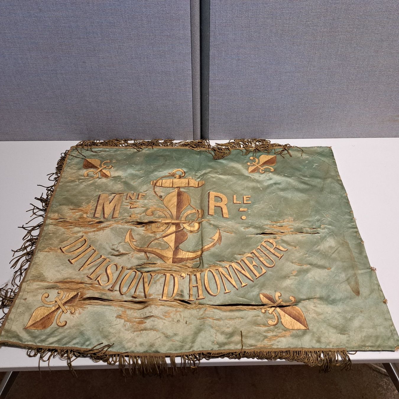 Antike Division d'Honneur Flagge, Rarität Militär Armee (Gebraucht) in ...