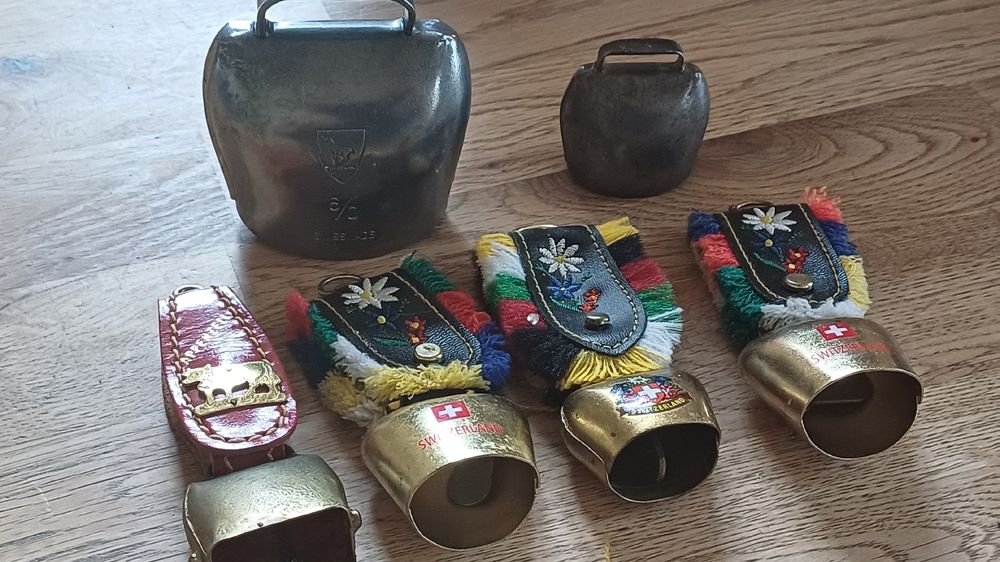 7 Schweizer Glocken, Souvenir, Deko (Gebraucht) in Flawil für CHF 52 ...
