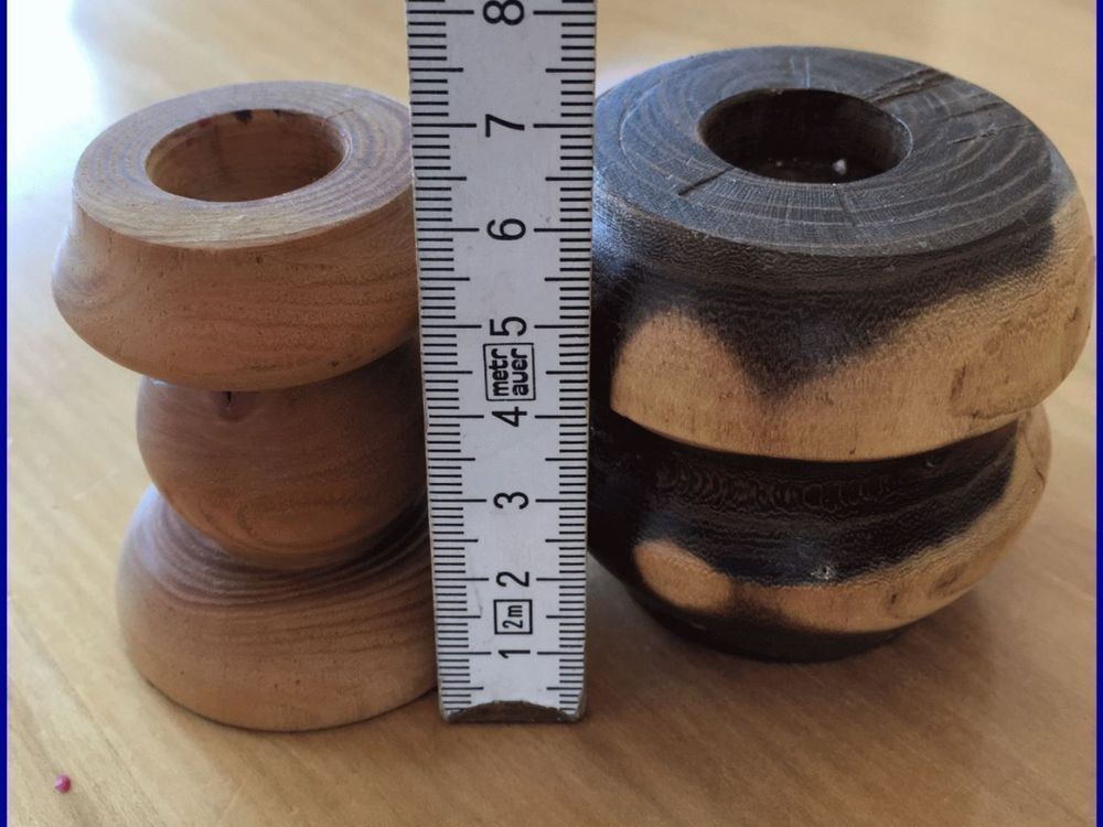 2 KERZENSTÄNDER KERZENHALTER HOLZ VOM HANDWERKERMARKT (Gebraucht) in Subingen für CHF 9 – mit ...