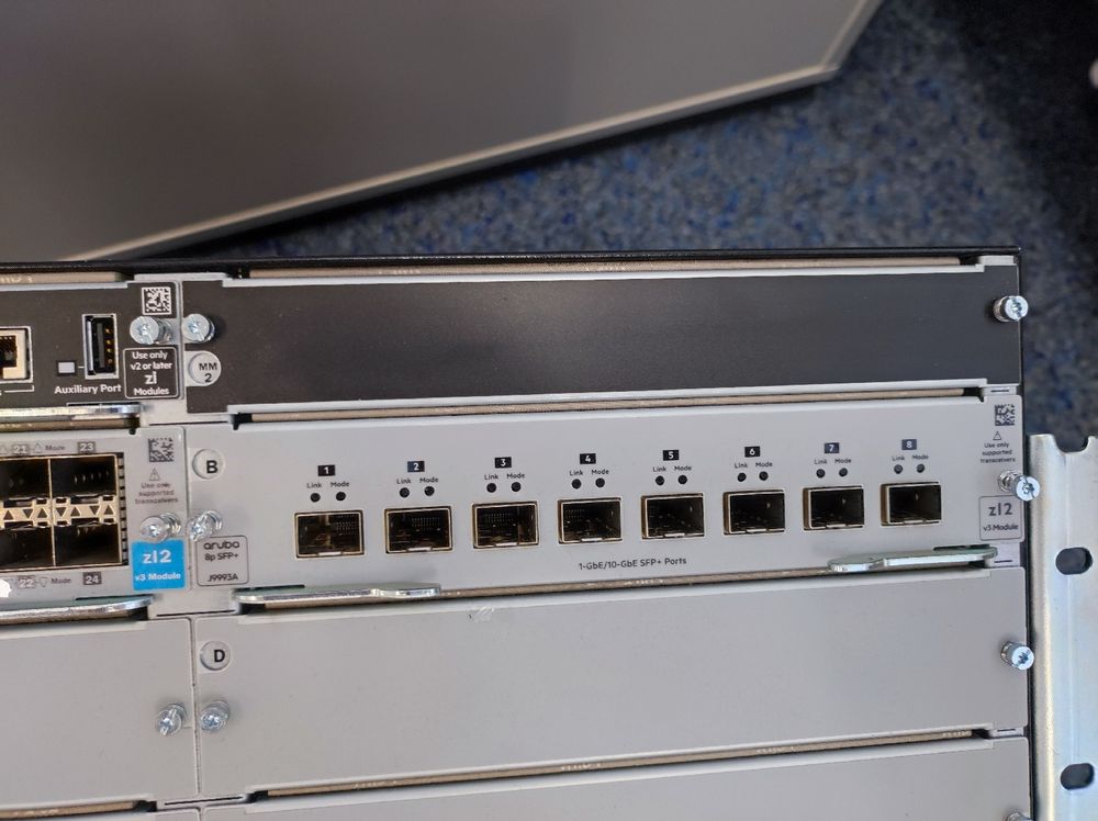 HP Core Switch J9850A mit Linecards | Kaufen auf Ricardo
