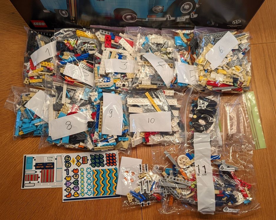 Lego 10279 - VW T2 Camper Van (Neu (gemäss Beschreibung)) in Küssnacht ...