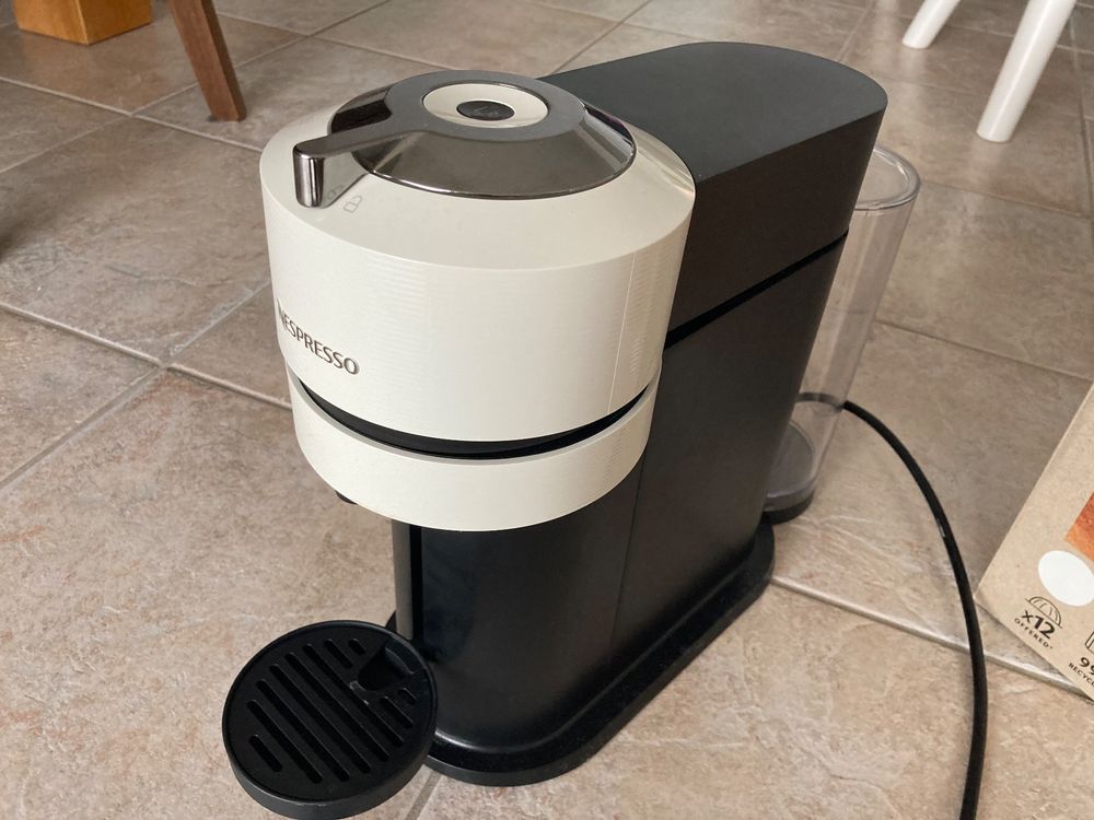 Nespresso Vertuo Next White (Gebraucht) in Bäch SZ für CHF 10 – mit ...