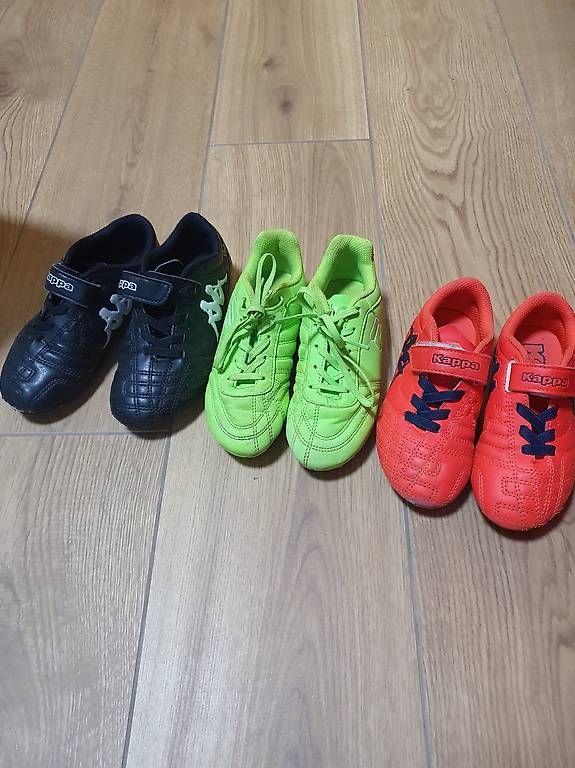 Chaussures foot 29-30-31 (D'occasion) à Applees pour CHF 5 – retrait ...