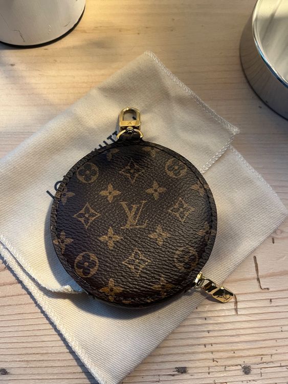 ab 1.- Louis Vuitton Round Coin Monogram (Neu (gemäss Beschreibung)) in ...