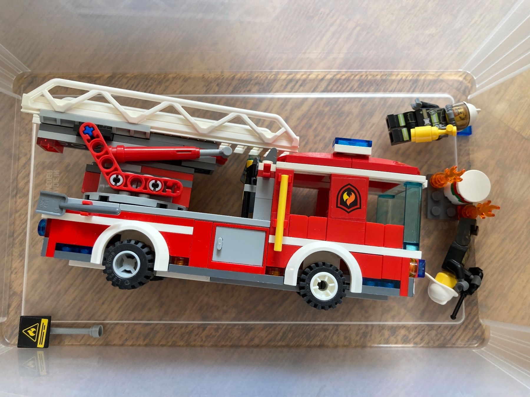 Lego City 60107: Feuerwehrfahrzeug mit fahrbarer Leiter (Gebraucht) in ...