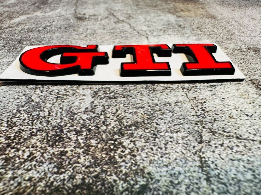 VW GTI Emblem Schriftzug Logo aus Metall NEU in Schwarz/rot (Neu und ...
