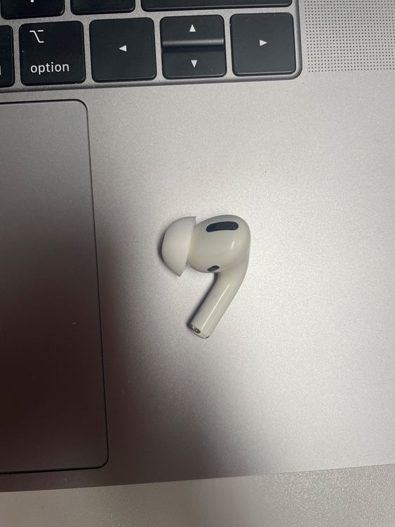 Airpods Pro (Rechter Airpod only) (Gebraucht) in Brüttisellen für CHF ...