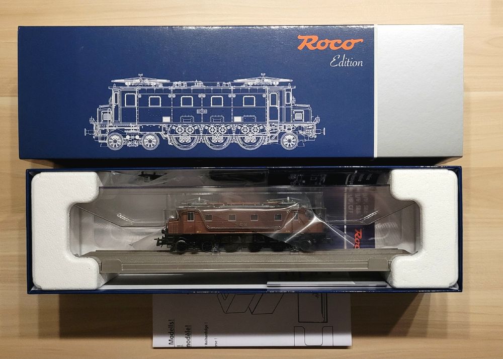 Roco 70089 SBB Historic Ae 3/6' 10700 mit Plexiglasvitrine (Neu und ...