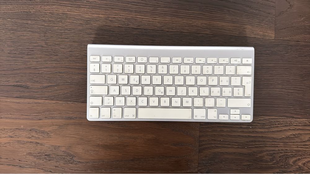 Apple Wireless Keyboard - Aluminium, Schweizer Layout (Gebraucht) in ...