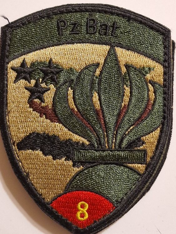 Panzer Abzeichen Panzer Bat 8 Rot Klett (Gebraucht) in für CHF 6 – mit ...